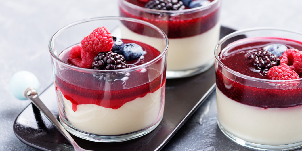 Fontainebleau au coulis de fruits rouges, recette pour 6 personnes environ